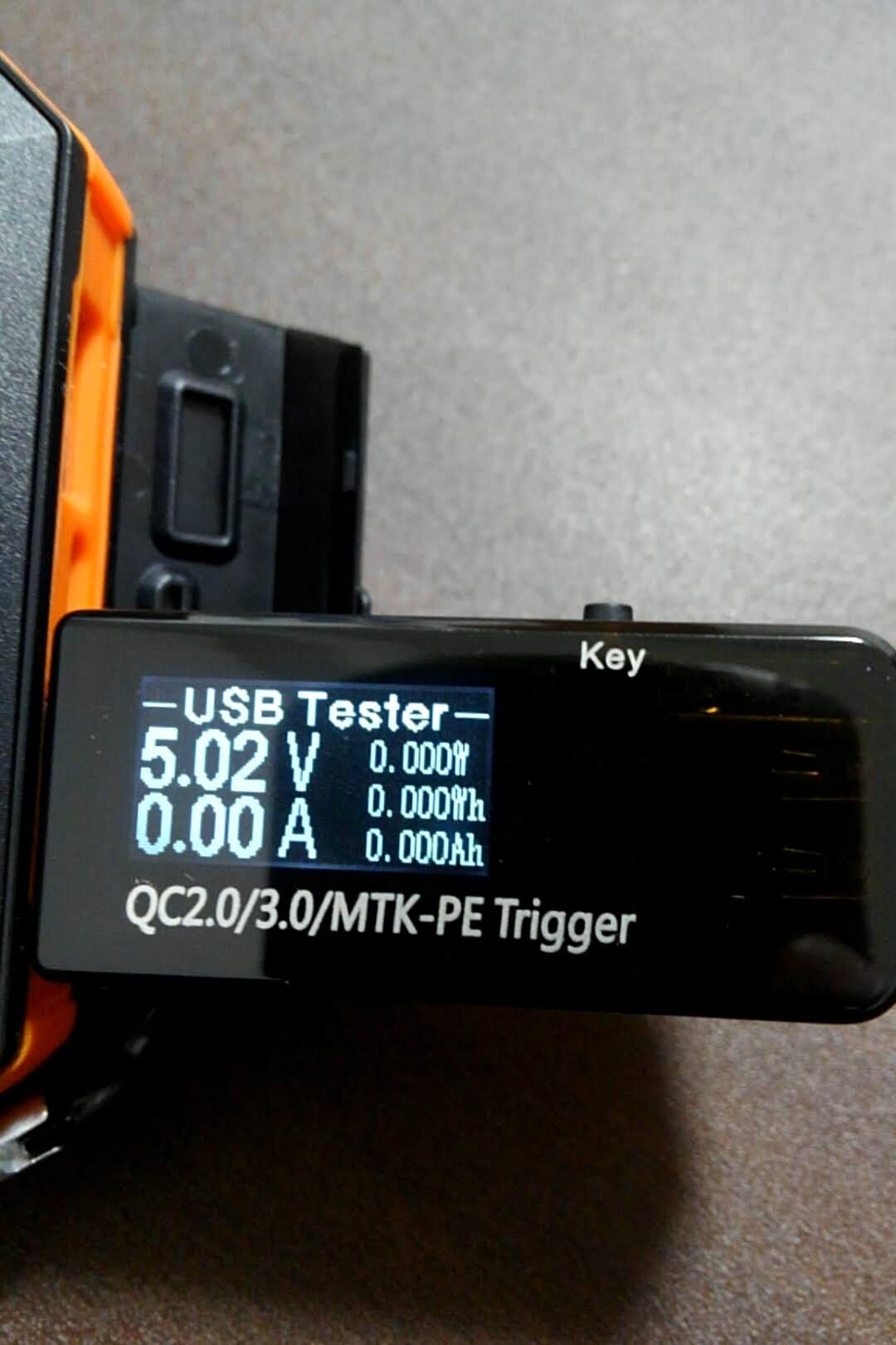 【レビュー】COOWOO USB電流電圧テスター チェッカーの開封と使い方 | ハジカラ