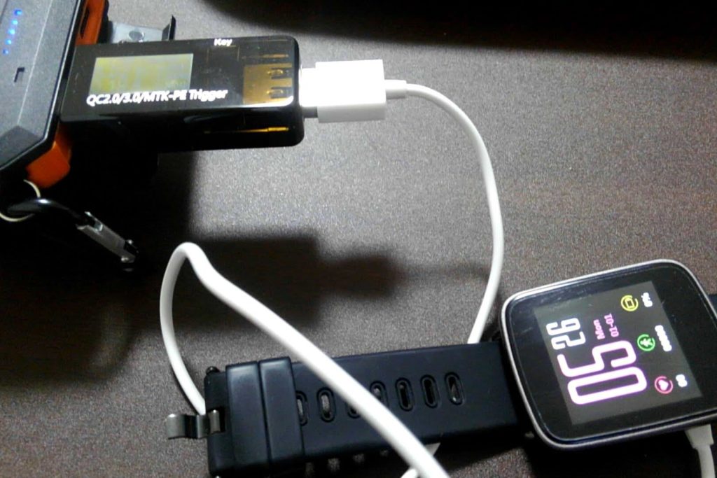 【レビュー】COOWOO USB電流電圧テスター チェッカーの開封と使い方 | ハジカラ