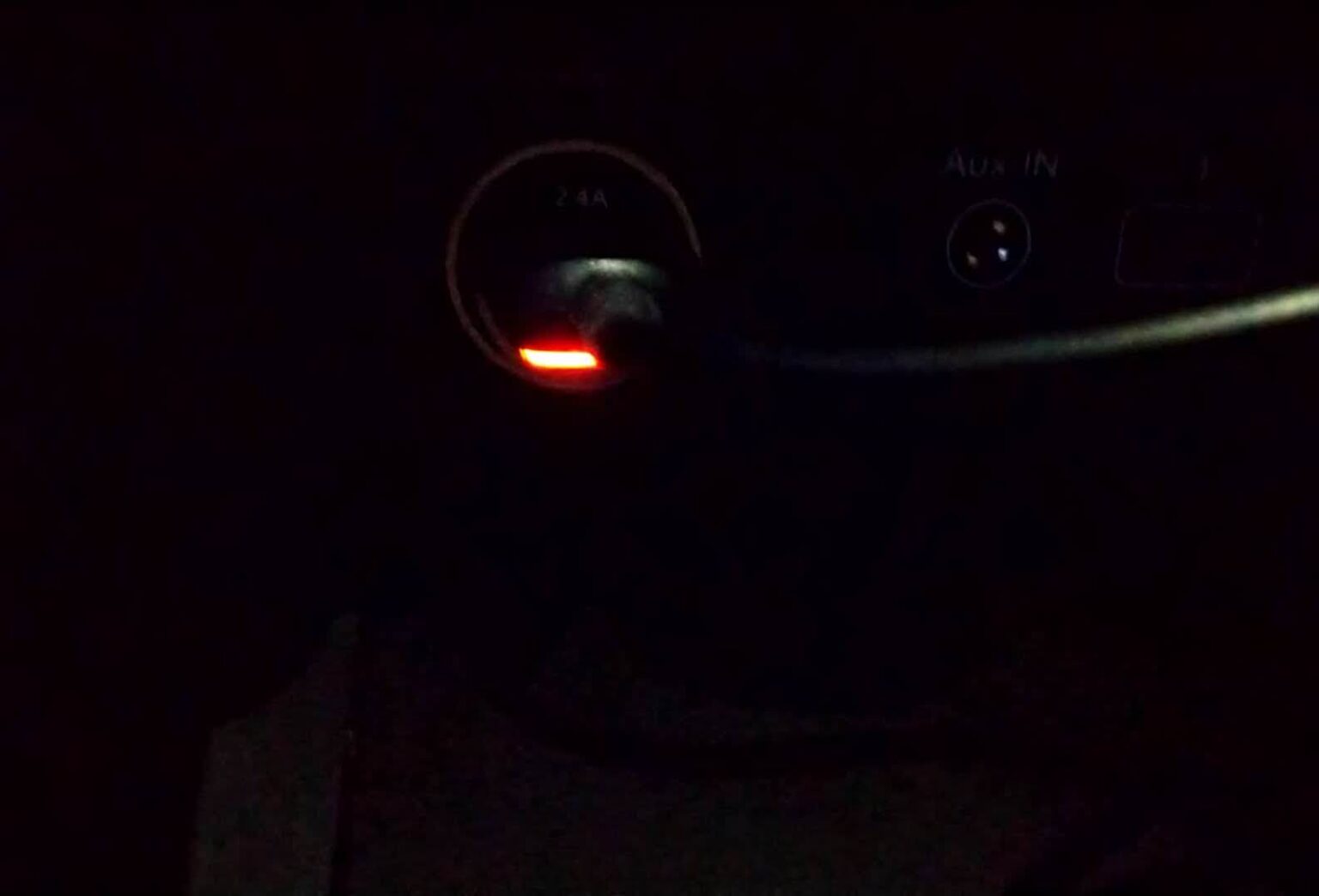 シガーソケットのフタが閉まる！？コンパクトUSBポート 「EXEA EM-168」を使ってみる | ハジカラ